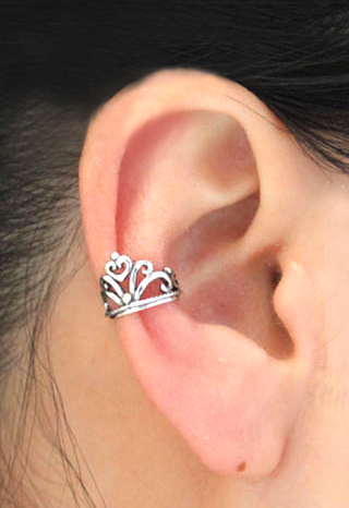 925 Pure Silver Vintage Crown Ear Cuff on Luulla